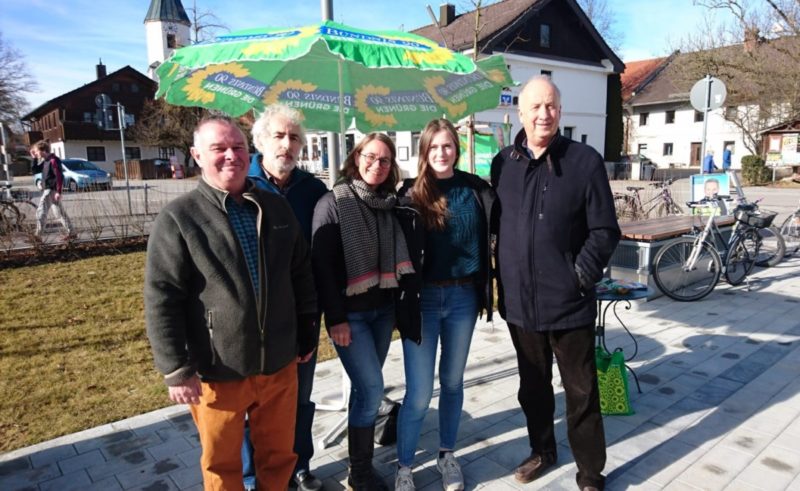 Infostand der GRÜNEN beim Landgasthof Brunnthal am 01. Februar 2020 ...